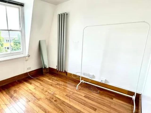 Hallmark Blinds, Caledonian Road, London, N1 0SQ, United Kingdom | 3 bed apartment for rent #138776534 | Rentberry