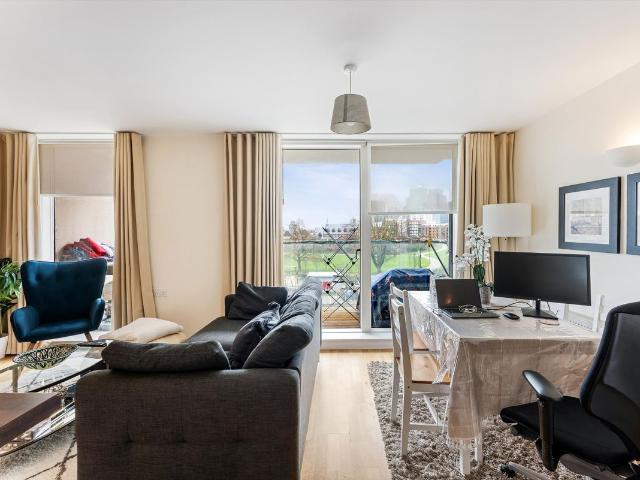 Hallmark Court, Ursula Gould Way, Limehouse Cut, London E14, 2 bed flat to rent, £2,275 pcm | PrimeLocation