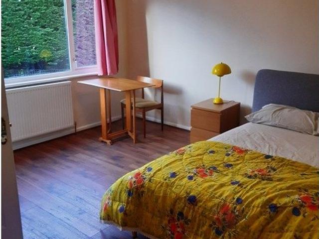 Hallmead Road, Sutton SM1, Room to rent, £750 pcm | PrimeLocation