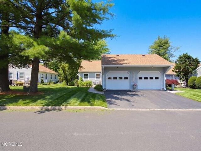 Halls Croft Rd Unit D, Freehold, Condo For Sale