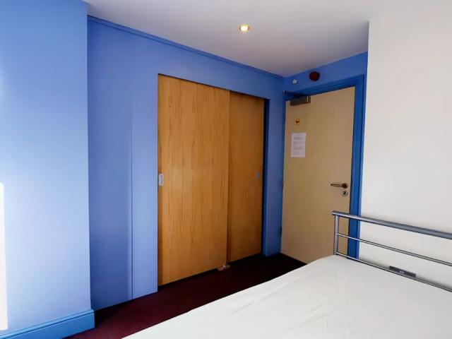 Halls F: Standard Ensuite Rooms