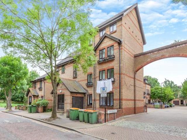 Hallywell Crescent, London, 1 Bedroom Flat
