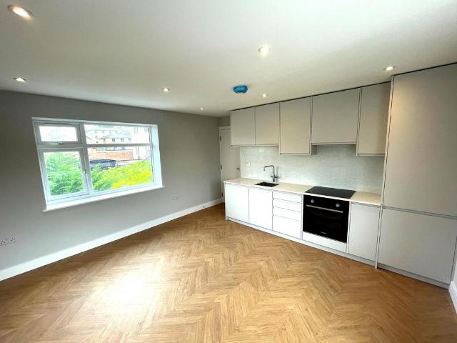 Halons Road, London, SE9 1 bed flat to rent £1,600 pcm £369 pw