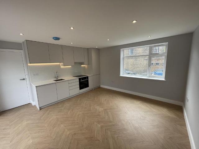 Halons Road, London, SE9 1 bed flat to rent £1,600 pcm £369 pw