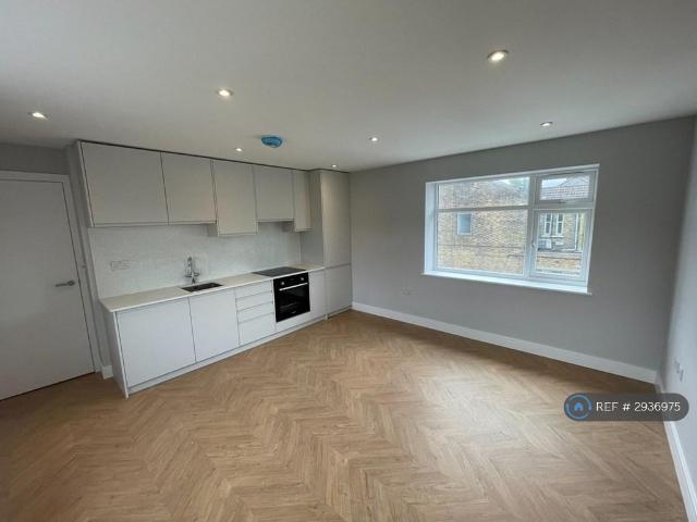 Halons Road, London, SE9 1 bed flat to rent £1,600 pcm £369 pw