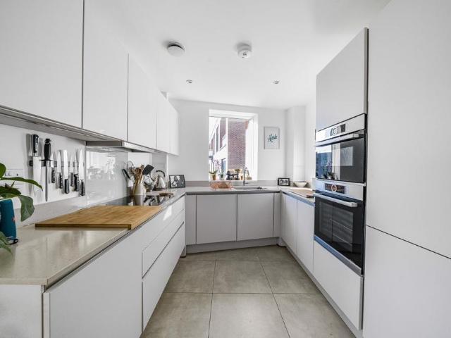 Halpin Building, 5 Rennie Street. 2 bed apartment to rent £2,400 pcm £554 pw