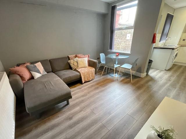 Halsbury Road L6, Room to rent, £542 pcm | PrimeLocation
