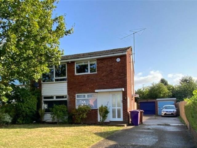 Halsey Drive, Hitchin, SG4 2 bed maisonette to rent £1,550 pcm £358 pw