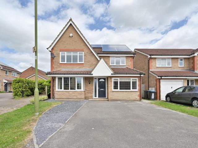Halsey Drive, HP1, Hemel Hempstead, HP1 4 bed detached house to rent £2,650 pcm £612 pw