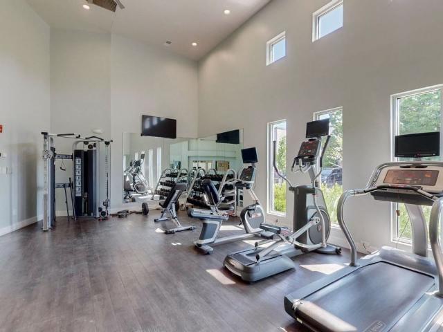 Halsey Flats 4 Bedroom Apartment for Rent at 514 Brightwood Pl, Louisville, KY 40207