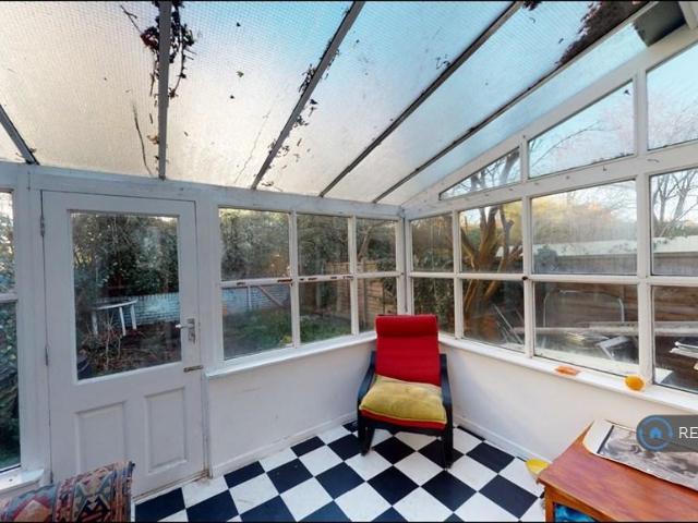 Halsmere Road, London, SE5 5 bed semi detached house to rent £5,092 pcm £1,175 pw
