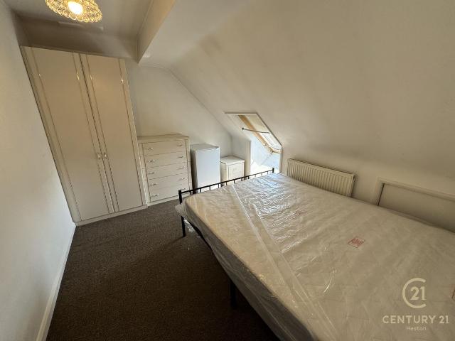 Halsway UB3, Room to rent, £700 pcm | PrimeLocation