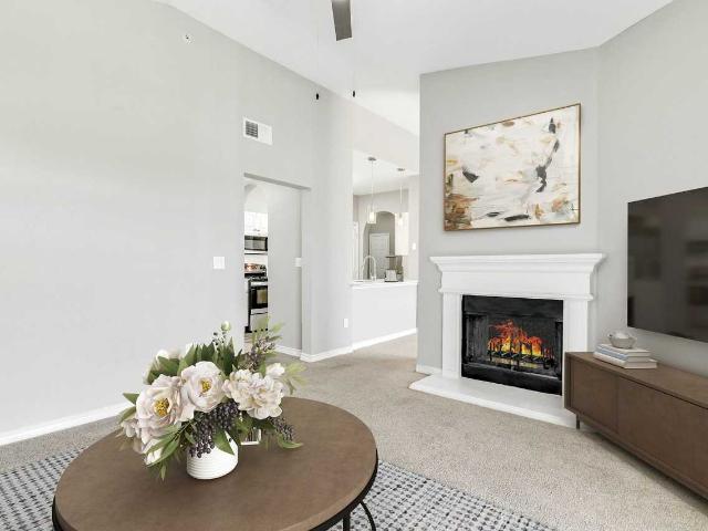 Halston on Frankford 1 Bedroom Apartment for Rent at 3702 Frankford Rd, Dallas, TX 75287
