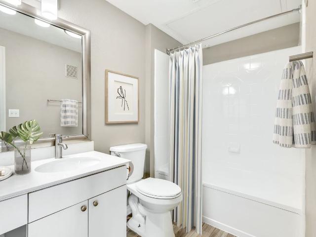 Halston on Frankford 2 Bedroom Apartment for Rent at 3702 Frankford Rd, Dallas, TX 75287