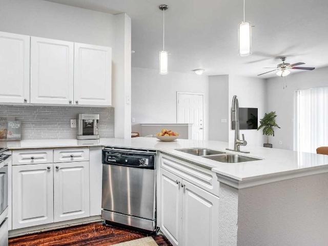 Halston on Frankford 2 Bedroom Apartment for Rent at 3702 Frankford Rd, Dallas, TX 75287