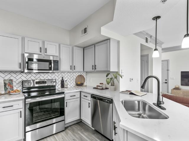 Halston Four Corners 2 Bedroom Apartment for Rent at 1000 Ketner St, Davenport, FL 33897