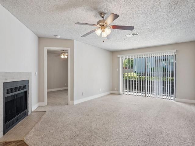 Halston 1 Bedroom Apartment for Rent at 8850 Ferguson Rd, Dallas, TX 75228