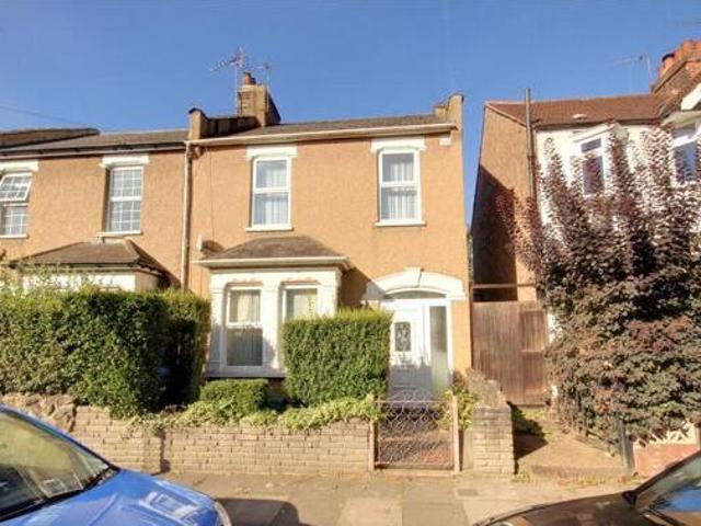 Halstead Road, Enfield, 3 Bedroom Semi detached