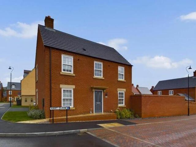 Hart Close, Towcester, 3 Bedroom Property
