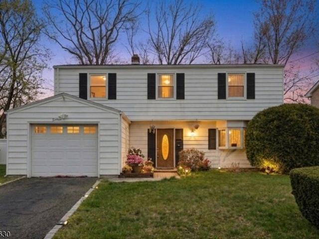 Hart Pl, Union Twp, Home For Sale