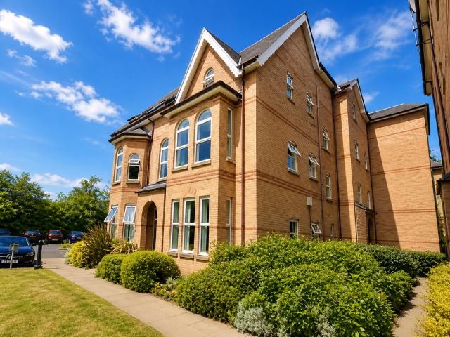 Hart Road, Manchester M14 2 bed flat to rent £1,180 pcm £272 pw