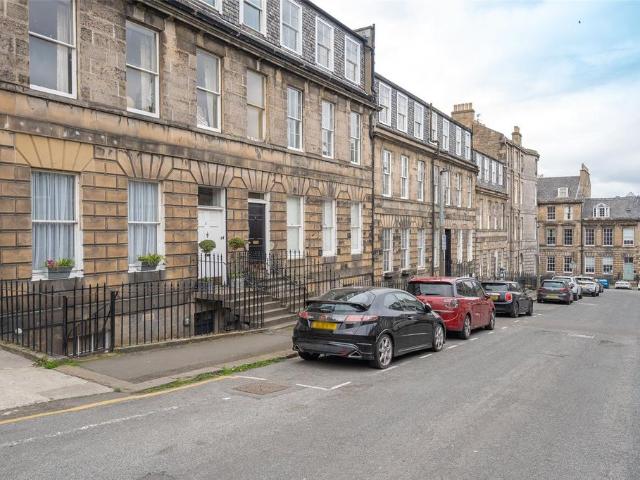 Hart Street, Edinburgh 4 bed apartment to rent £3,400 pcm £785 pw