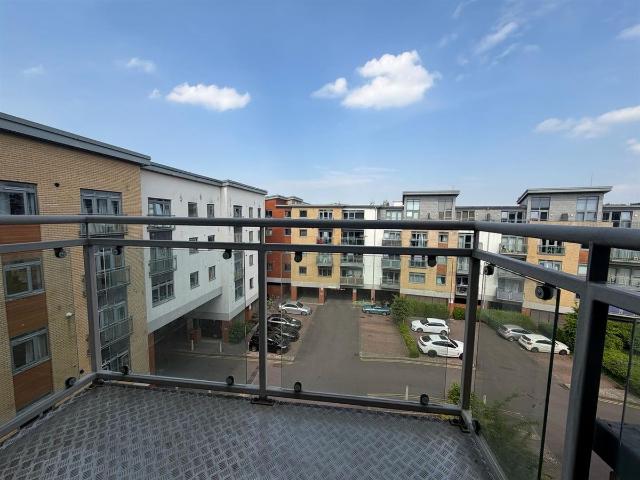 Hart Street, Maidstone ME16, 2 bed flat to rent, £1,350 pcm | PrimeLocation