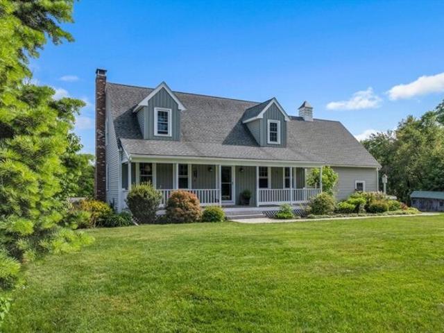 Hartford Ave W, Mendon, Farm House For