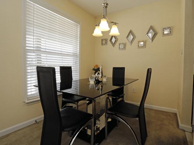 Hartford Commons 2 Bed 1.5 Bath WB 2B Townhome