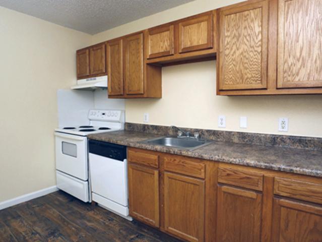 Hartford Commons 3 Bed 1.5 Bath WB 3B Townhome