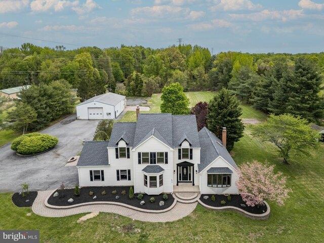 Hartford Rd, Medford, Home For Sale