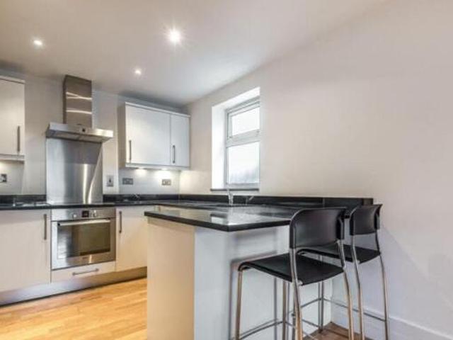 Hartfield Road, Wimbledon, 2 Bedroom Flat