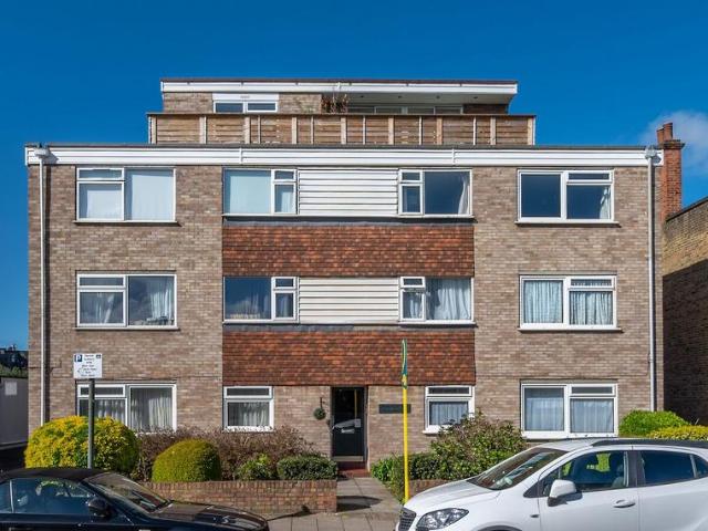 Hartfield Road, Wimbledon, London, SW19 1 bed flat to rent £1,950 pcm £450 pw