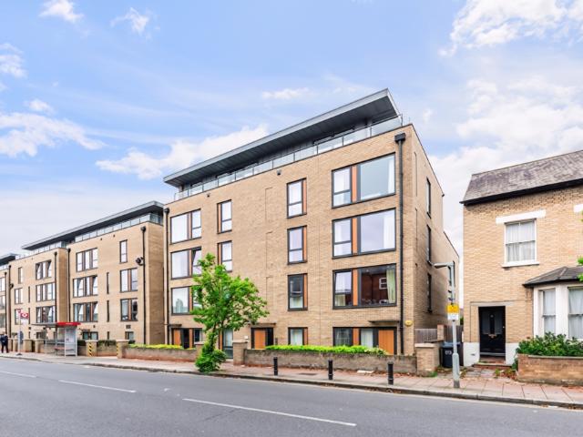 Hartfield Road, Wimbledon, SW19 1 bed ground floor flat to rent £2,100 pcm £485 pw