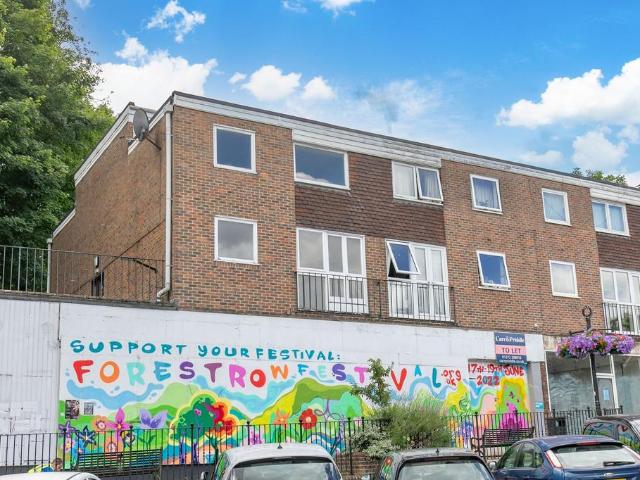 Hartfield Road, Forest Row RH18 3 bed flat to rent £1,650 pcm £381 pw