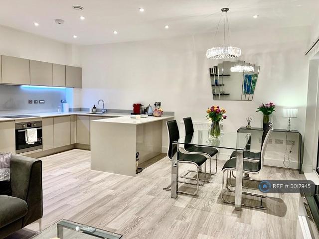 Hartfield Road, London, SW19 1 bed flat to rent £2,150 pcm £496 pw