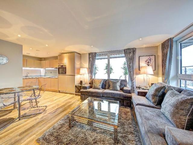 Hartfield Road, London SW19, 2 bed flat to rent, £3,300 pcm | PrimeLocation