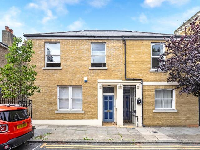 Hartfield Terrace, London E3, 3 bed semi detached house to rent, £3,500 pcm | PrimeLocation