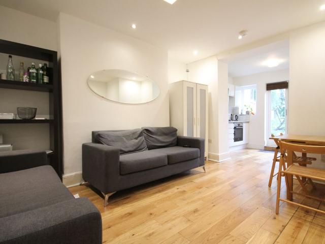 Hartham Road, Islington N7, 3 bed flat to rent, £3,445 pcm | PrimeLocation