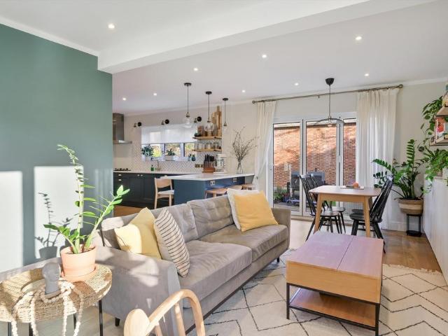 Hartham Road, London, N7 4 bed detached house to rent £8,000 pcm £1,846 pw