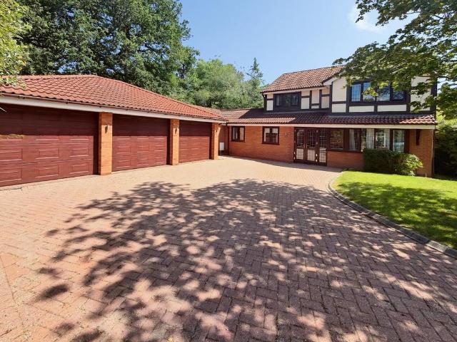 Hartington Close, Dorridge, B93 8SU 5 bed detached house to rent £3,495 pcm £807 pw