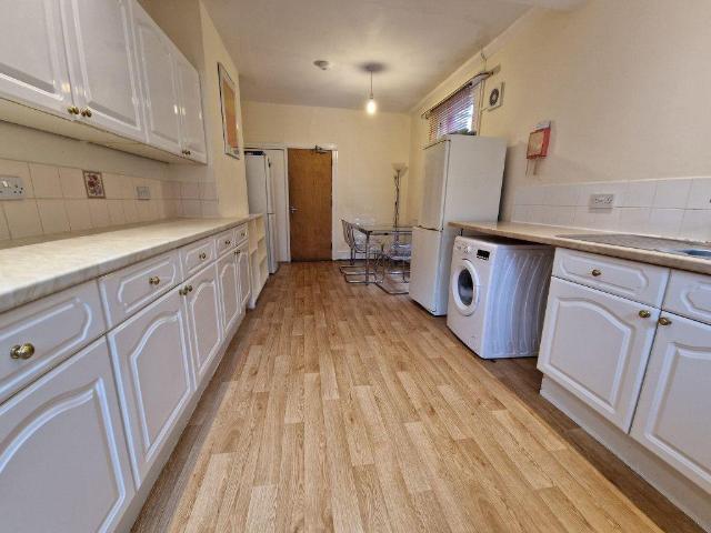 Hartington Road, Brighton BN2 5 bed house to rent £2,816 pcm £650 pw