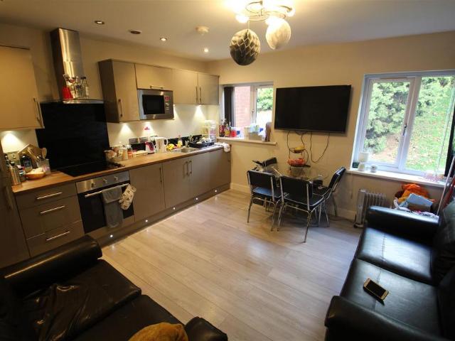 Hartisca Residence, Hartwell Road. 2 bed apartment to rent £1,150 pcm £265 pw