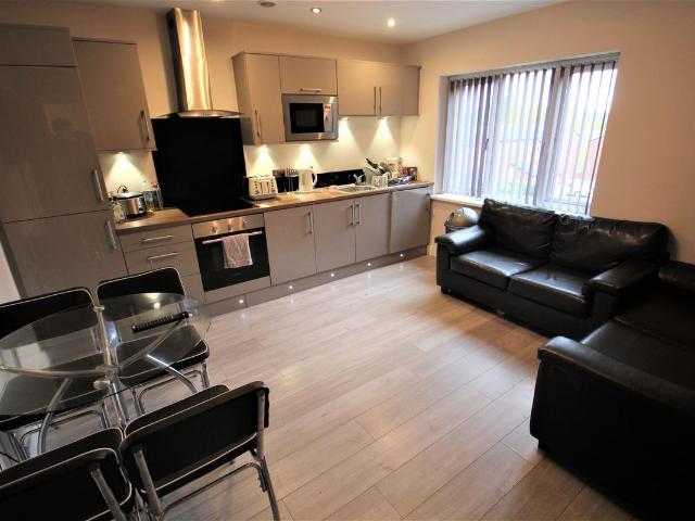 Hartisca Residence, Hartwell Road, Hyde Park, Leeds, West Yorkshire LS6, 2 bed flat to rent, £1,200 pcm | PrimeLocation