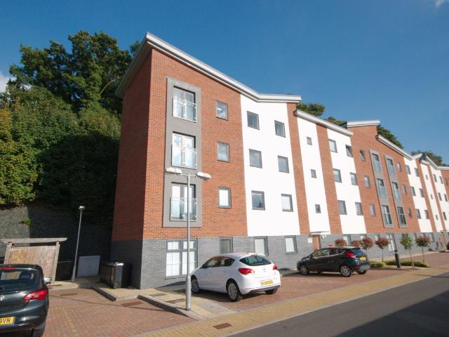 Hartopp Court, Sutton Coldfield B74, 2 bed flat to rent, £1,150 pcm | PrimeLocation