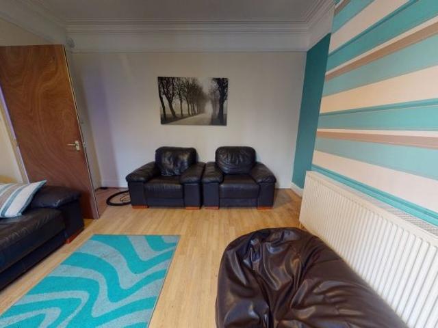 Hartley Avenue, Woodhouse, Leeds LS6, 3 bed shared accommodation to rent, £1,391 pppm | PrimeLocation