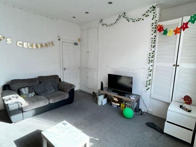 Hartley Crescent, Woodhouse, LEEDS, West Yorkshire