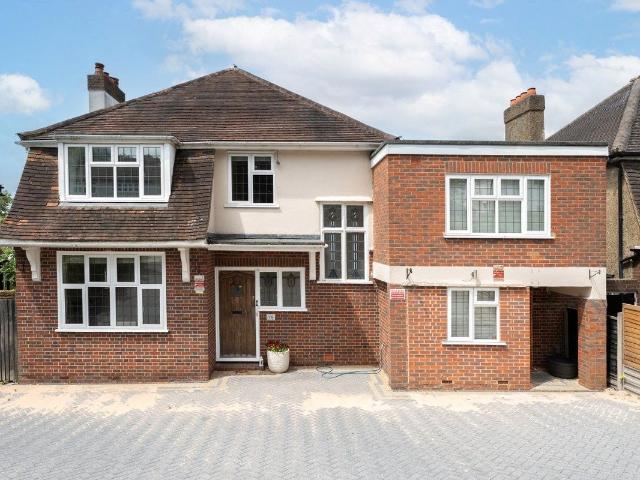 Hartley Down, Purley CR8, 3 bed detached house to rent, £2,900 pcm | PrimeLocation