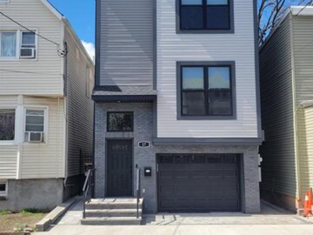 Hartley Pl, Bayonne, Home For Sale