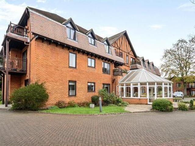 Hartley Wintney, Hartford Court, Hook, 1 Bedroom Retirement